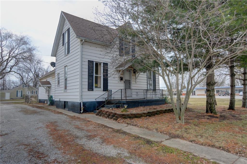 721 W Jackson Street, Sullivan, IL 61951