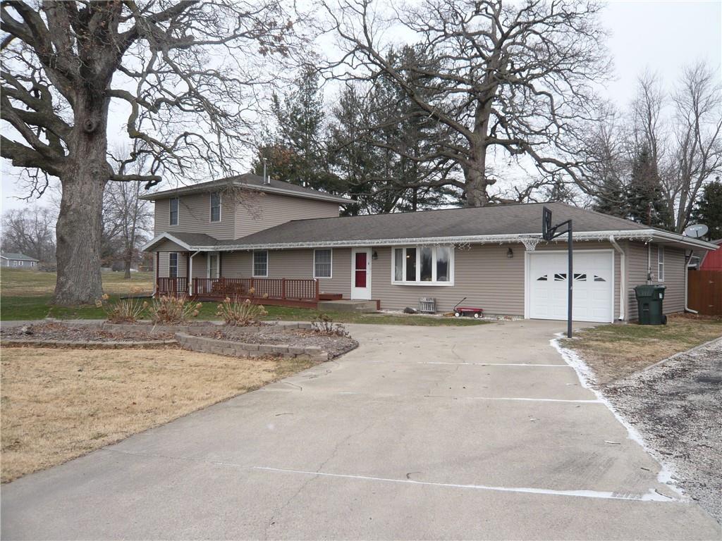 4 W Charleston Road, Ashmore, IL 61912