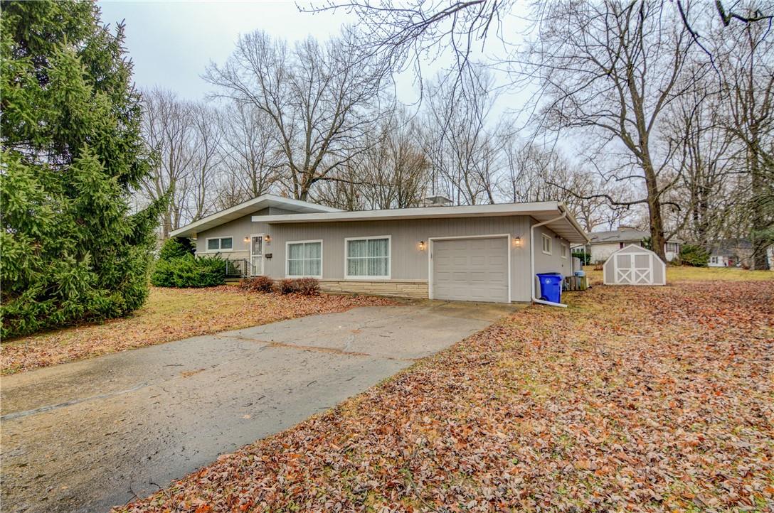 77 Valley Drive, Decatur, IL 62526