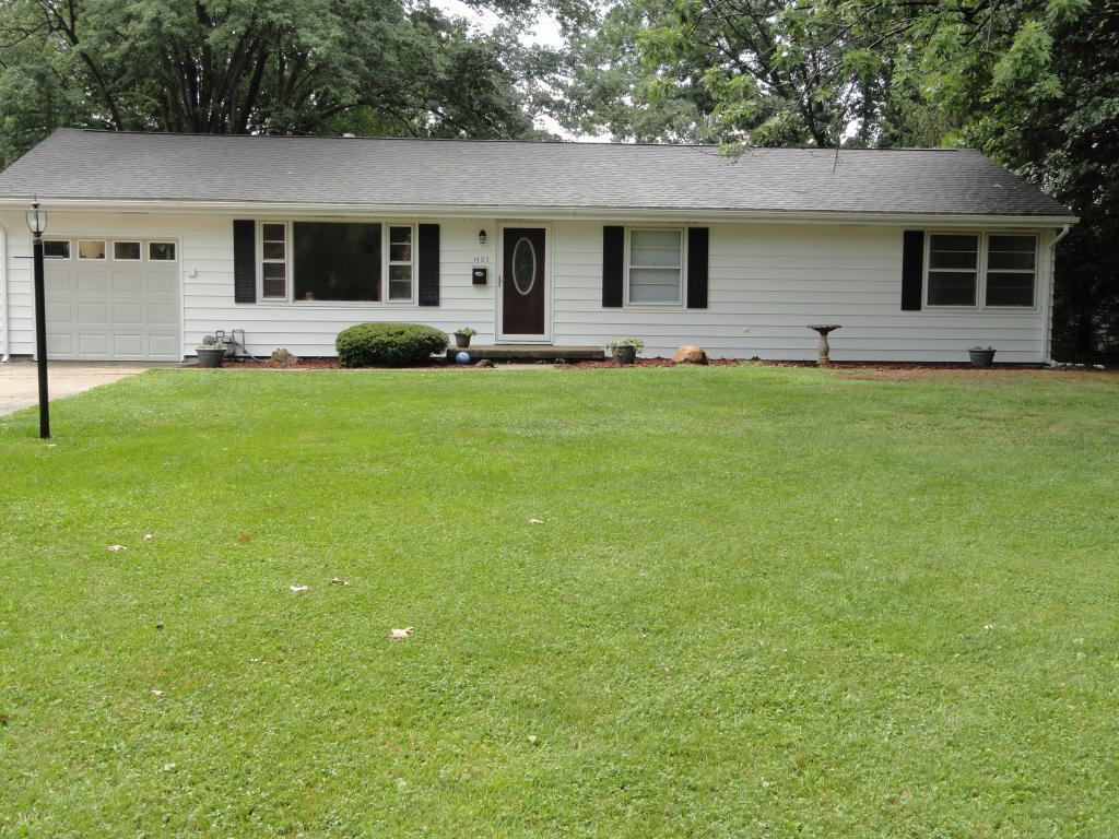 1405 W Highland Place, Decatur, IL 62526