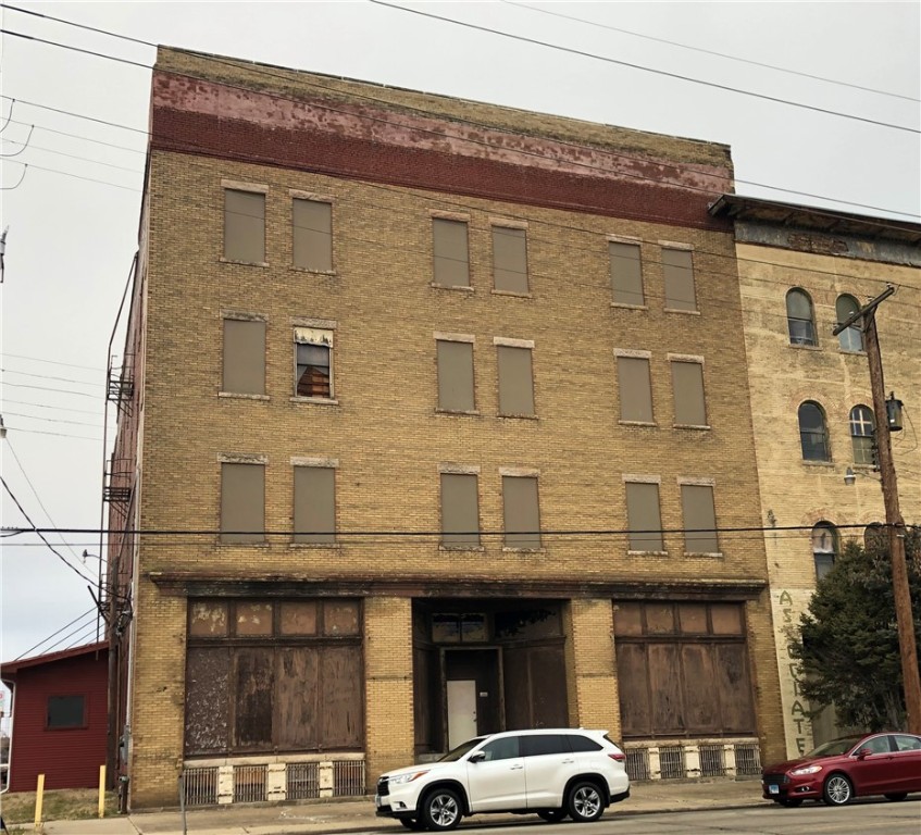 300 Cerro Gordo Street, Decatur, IL 62523