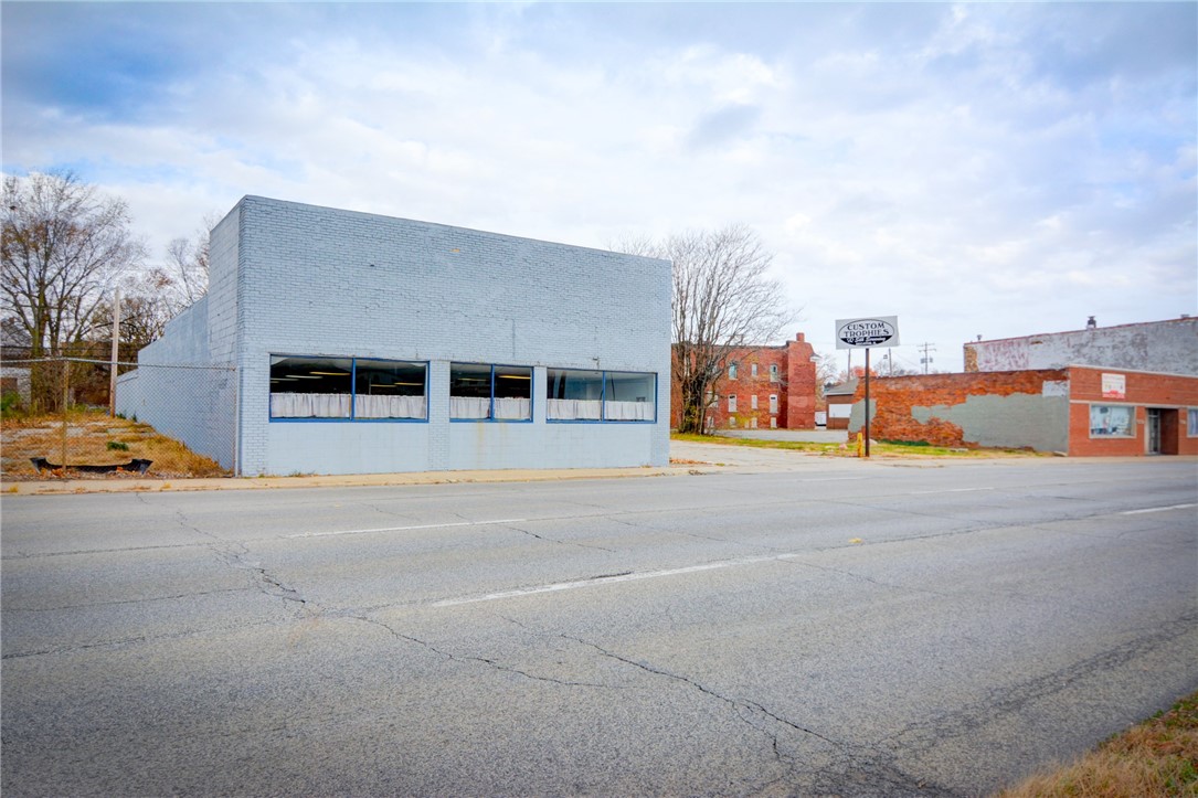 947 N Water Street, Decatur, IL 62523