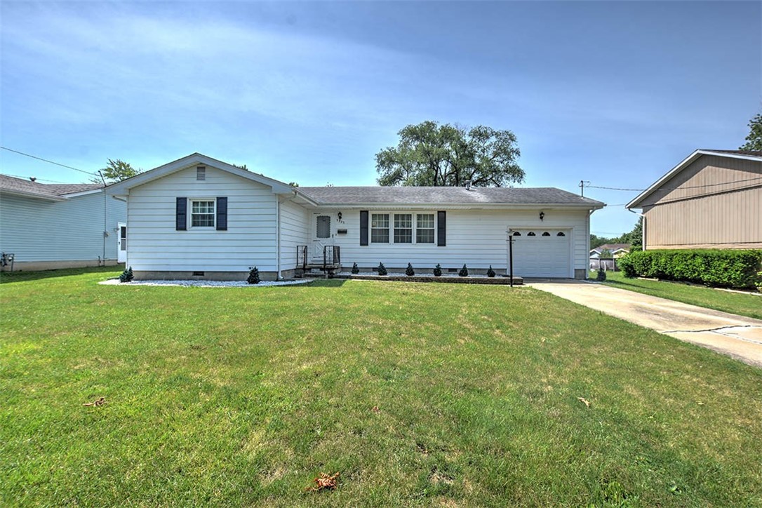 3323 W Marshall Avenue, Decatur, IL 62522