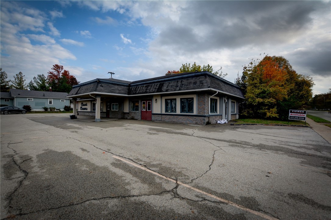 2474 Main Street, Decatur, IL 62526