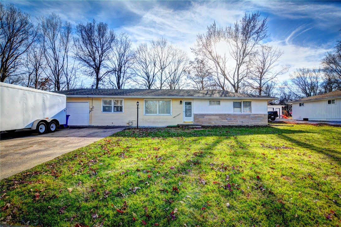 2411 Alice Lane, Decatur, IL 62521