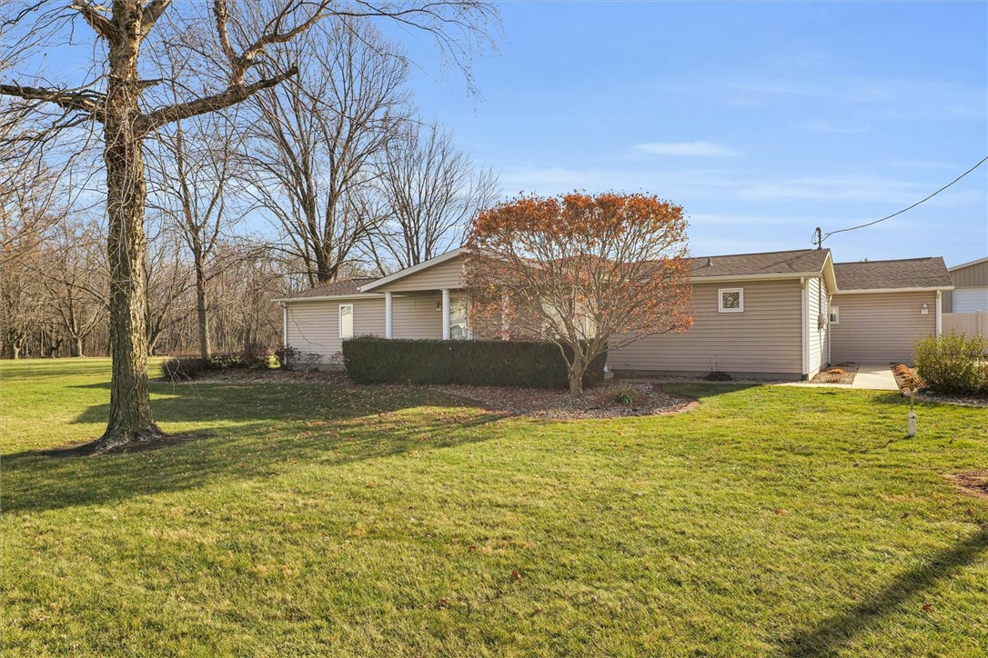 435 E St Rt 133, Arthur, IL 61911