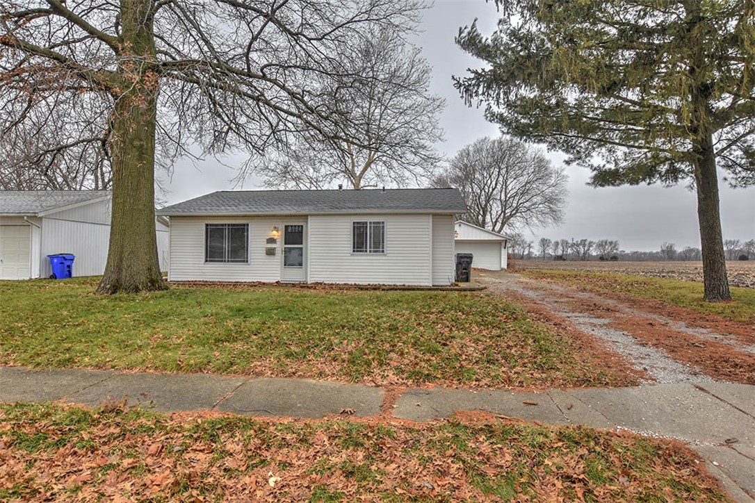 4175 Camelot Drive, Decatur, IL 62526
