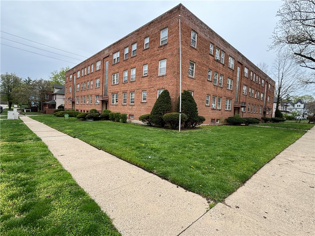 305 S Edward Street, Decatur, IL 62522