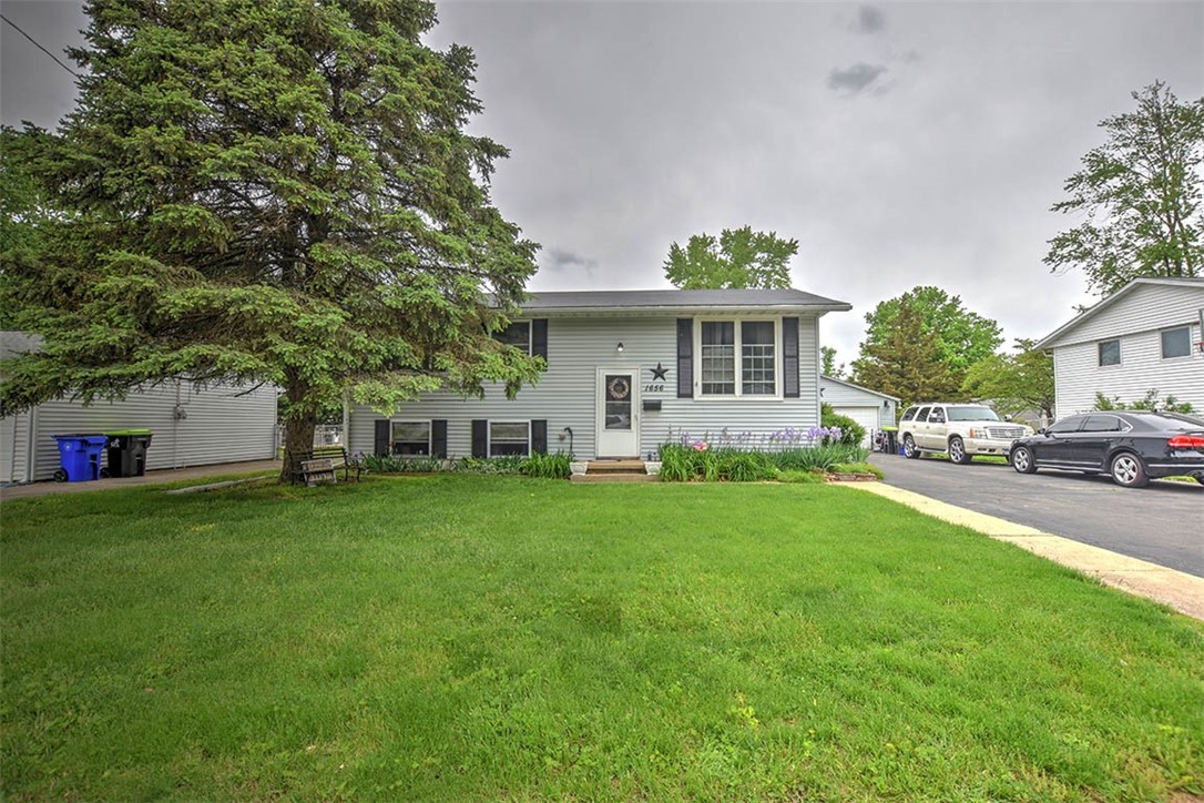 1656 Evandale Drive, Decatur, IL 62526