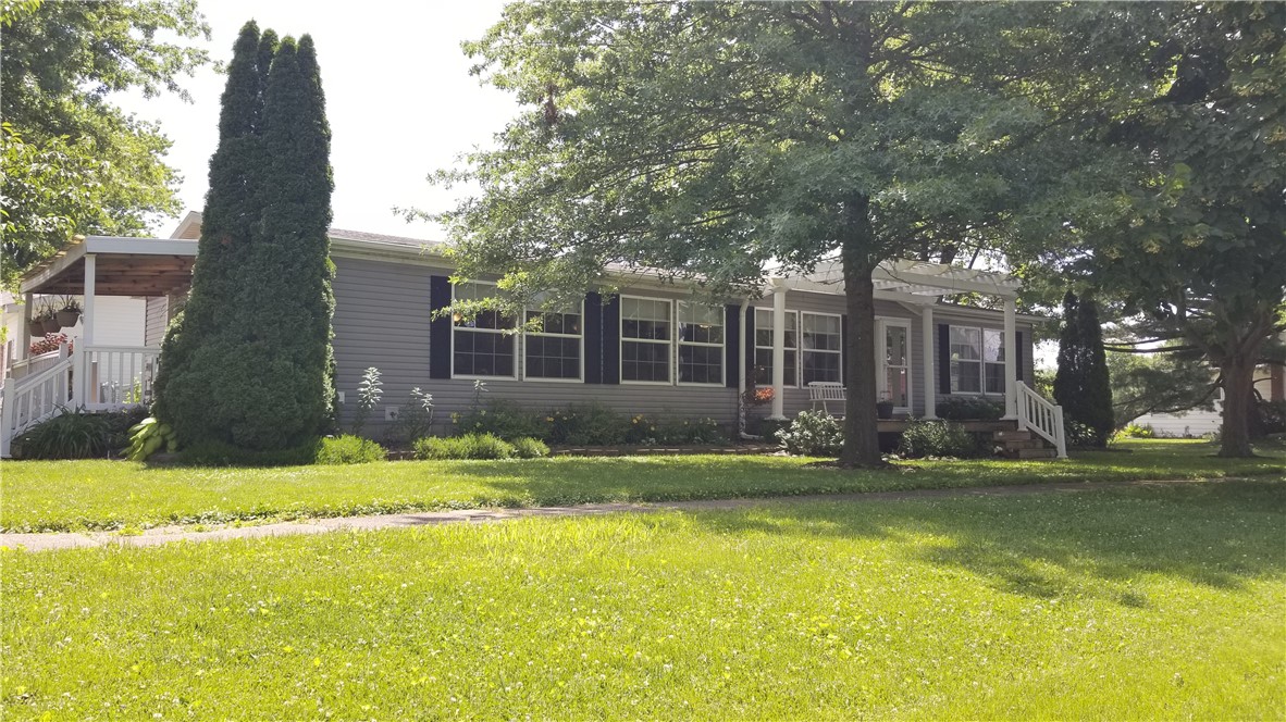 211 S Cedar Street, Stewardson, IL 62463