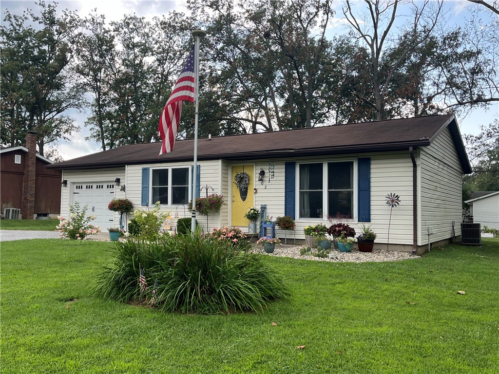 202 N Maple Street, Watson, IL 62473