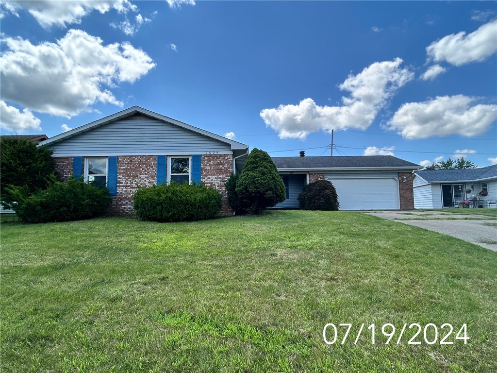 1004 Sunset Ridge, Danville, IL 61832
