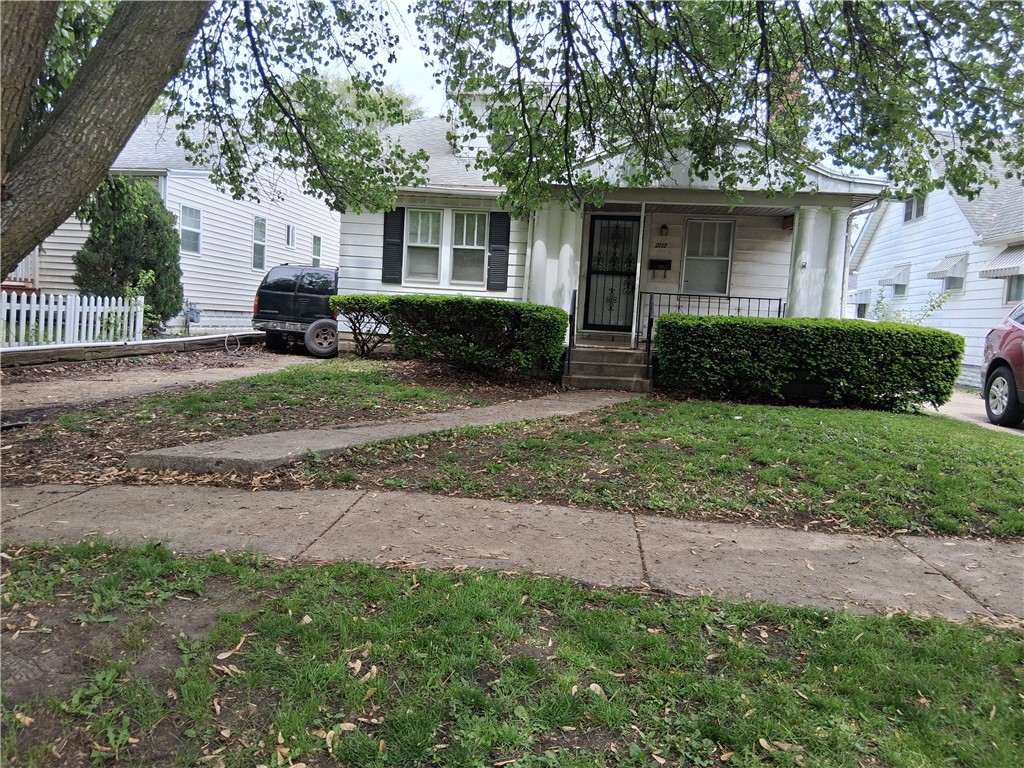 2112 E Clay Street, Decatur, IL 62521