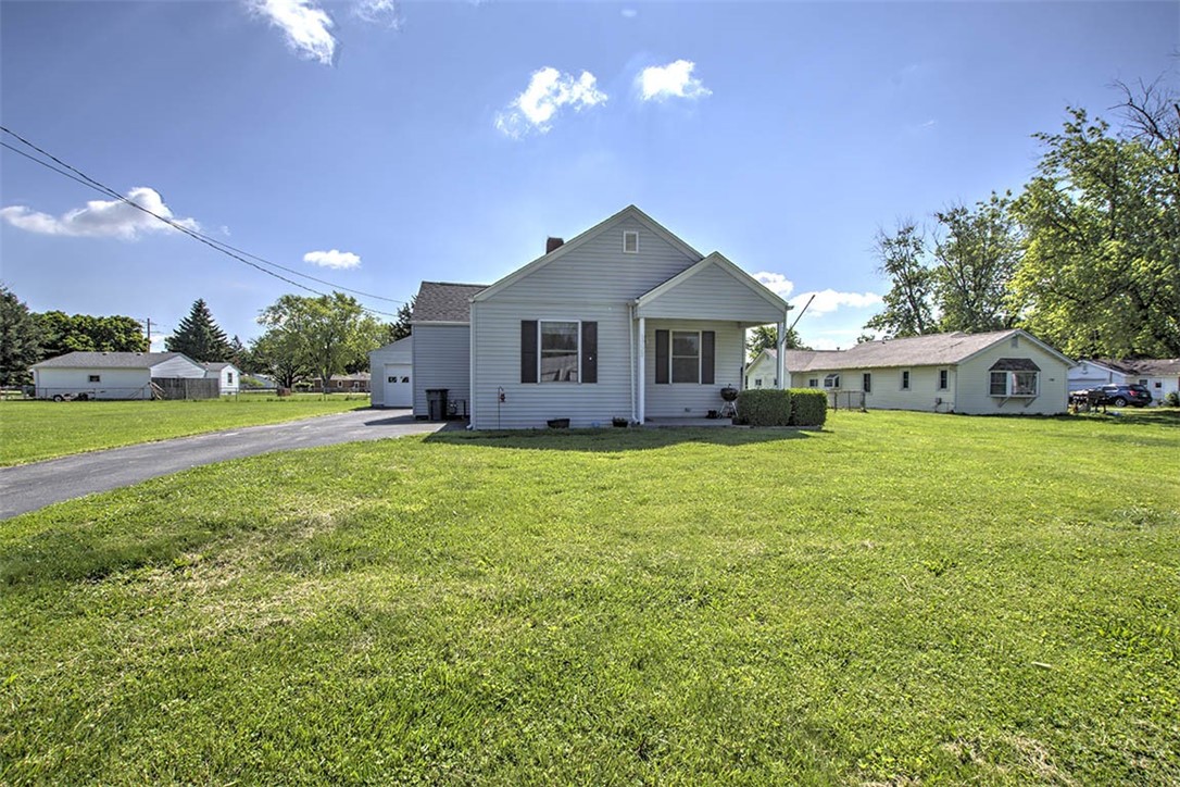 1720 S 34th Place, Decatur, IL 62521