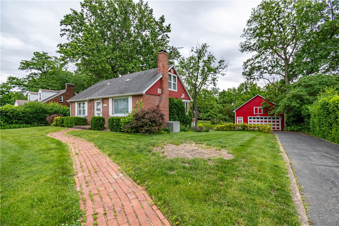 2145 W Waggoner Street, Decatur, IL 62526