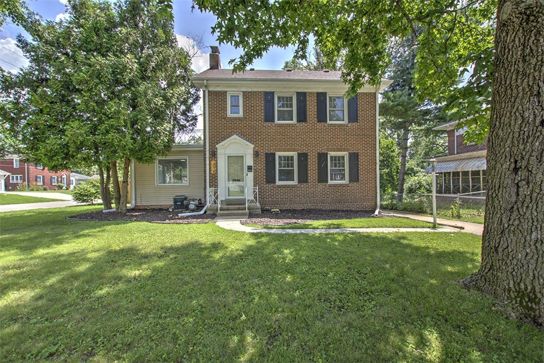 2015 Forest Avenue, Decatur, IL 62522