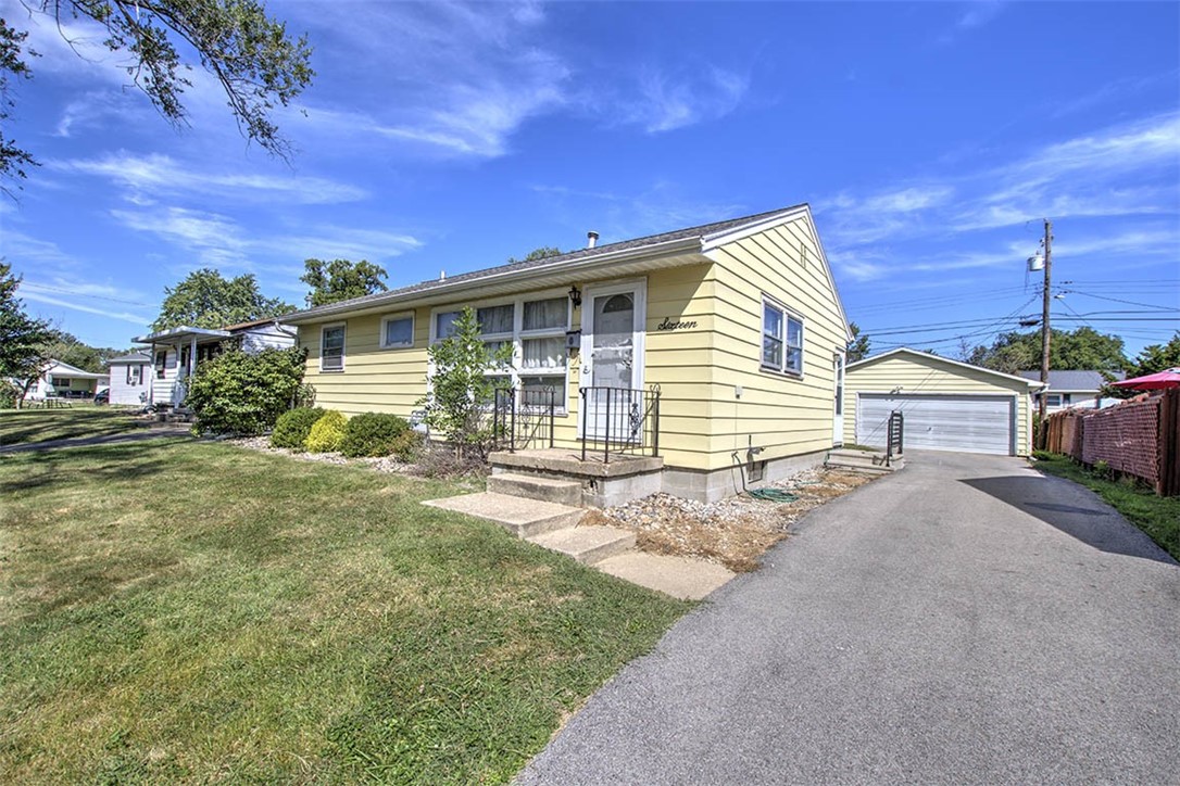 16 E Carroll Drive, Decatur, IL 62521